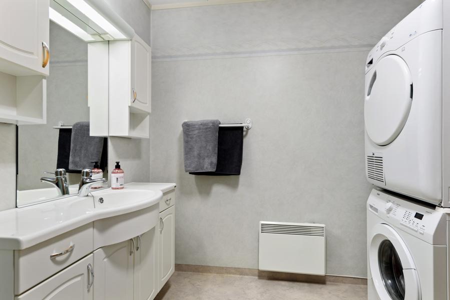 Linneavegen 87 eiendom på 84 m² fra 1975 - bolig.ai